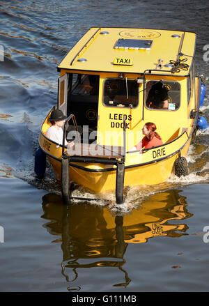 Free Water Taxi in Leeds. Twee and Drie on the River Aire Stock Photo ...