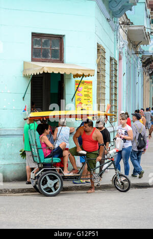 People in a butcher's shop of Havana, Cuba Stock Photo - Alamy