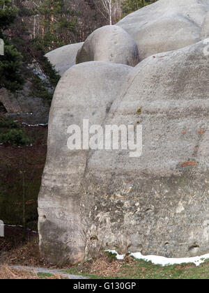 Interesting rock formation - Elephant Rocks - resembling a bathing ...