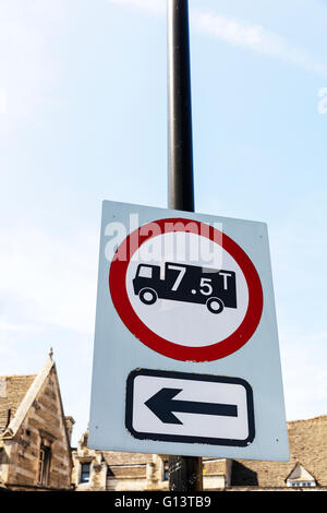 uk road sign weight limit 7.5T lorry truck hgv banned ahead banning ...