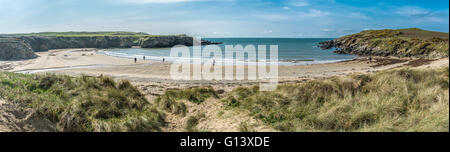 View of Cable Bay (Porth Trecastell), Rhosneigr, Anglesey Stock Photo ...