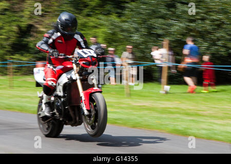 Chorley, Lancashire, UK. 8th May, 2016. The spectacular motorcycle ...