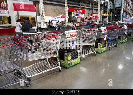 Sorry this lane closed sign at a checkout stand in a grocery store, USA ...