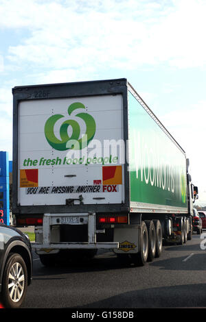 Woolworths freight lorry delivering food and goods to Woolworths ...
