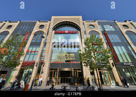 Shopping centre Das Schloss, Schlossstrasse, Steglitz, Berlin, Germany ...