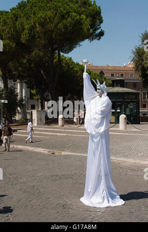 Statue Of Liberty Portrait Form Stock Photo - Alamy