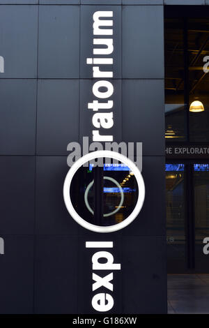 Exploratorium Museum sign at Pier 15 in San Francisco Stock Photo - Alamy