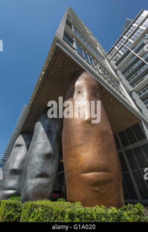 GIANT HEAD COLUMNS W HOTEL ENTRANCE (©ARQUITECTONICA 2008) BRICKELL ...