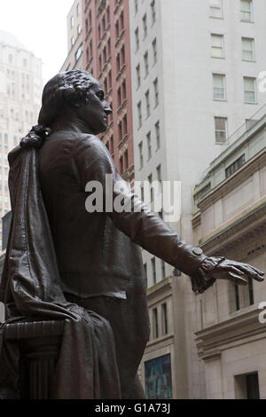 The statue of George Washington on the steps of historic Federal Hall ...