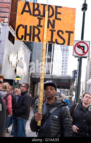 Christian evangelist preaching on the streets Street photography ...
