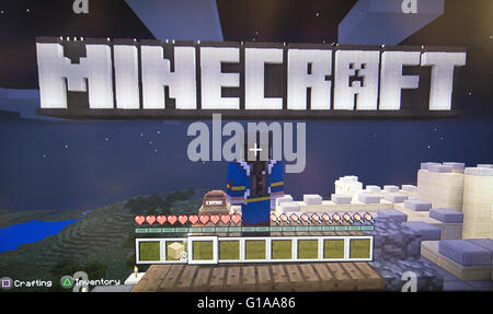 Teenage girl playing Minecraft at home Stock Photo - Alamy