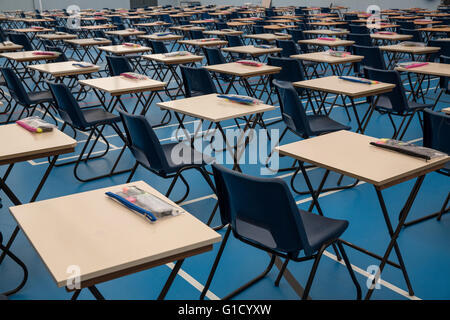 School examination room Stock Photo - Alamy