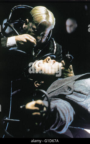 Kiefer Sutherland,Rufus Sewell Film Dark City (1998) Characters: Dr ...