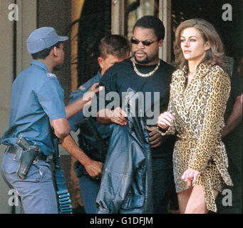 DANGEROUS GROUND ICE CUBE AND ELIZABETH HURLEY NEW LINE CINEMA Stock ...