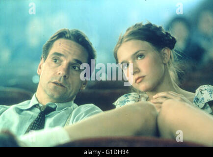 LOLITA, Jeremy Irons, Dominique Swain, 1997 Stock Photo - Alamy