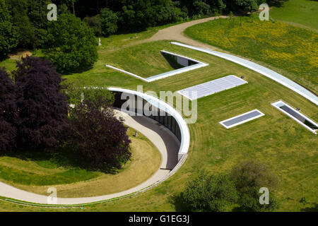 Holmewood House, a sunken house built by architect Robin Partington in ...