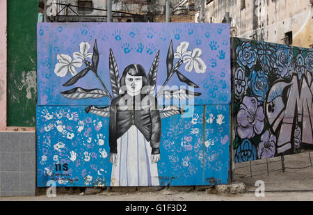 Cuban wall art and graffiti n Havana of Che and Castrocuban art Stock ...