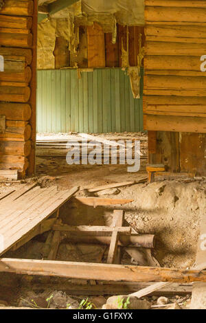 interior of a building in disrepair Stock Photo: 16495894 - Alamy