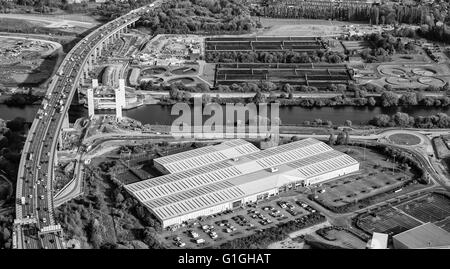 M60 Bridge over the Manchester Ship Canal from Barton Bridge ...
