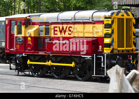 A restored Class 08 diesel shunter with passengers at the Llangollen ...