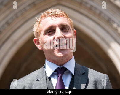 Pic shows: High Court London Joanna Gosling BBC presenters Tim Wilcox ...
