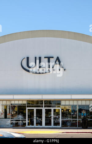 Ulta Beauty store exterior in Oklahoma City, Oklahoma, USA Stock Photo ...