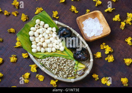Vietnamese food, sweet lotus seed gruel, ingredients: lotus bean, mung ...