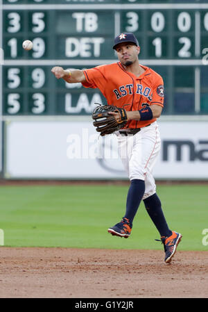Houston Astros second baseman Jose Altuve signs autographs before a ...