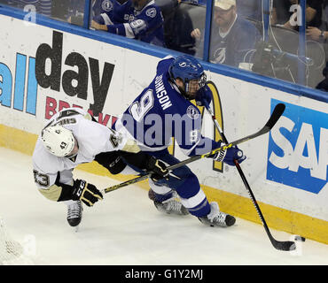 Tampa Bay Lightning center Conor Geekie (14) against the Tampa Bay ...
