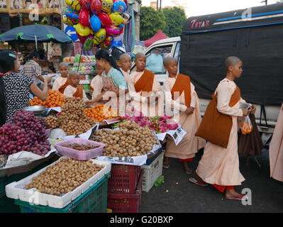 MYANMAR Chinatown street market Stock Photo - Alamy