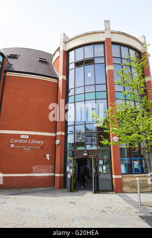 Swindon Central Library, Regent Circus, Swindon, Wiltshire, England ...