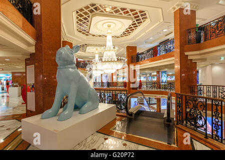 a view of expensive interior of beautiful boutique Stock Photo - Alamy