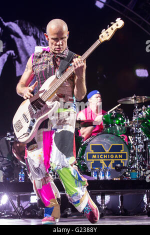 The Red Hot Chili Peppers perform at the Sydney Big Day Out in ...