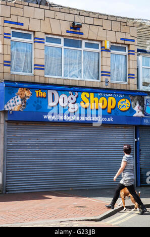 A 1930s tiled shop front in Vauxhall Bridge Road, London Stock Photo ...