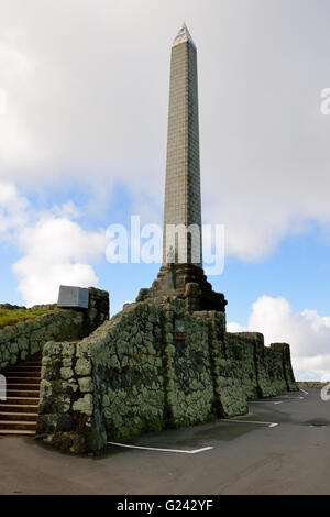 One Tree Hill (Maungakiekie) and obelisk memorial. Auckland, North ...
