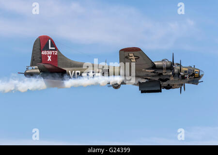 Boeing B17F Flying Fortress - WW2 heavy bomber Stock Photo - Alamy