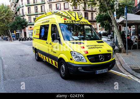 Spanish ambulance out on call, Barcelona, Catalonia, Spain Stock Photo ...