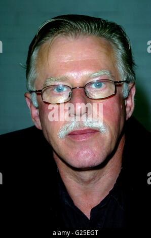 PHIL DAVIS at london film and comic con at earls court london 22/07 ...