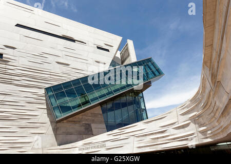 Perot Museum of Nature and Science in Dallas, Texas entrance Stock ...
