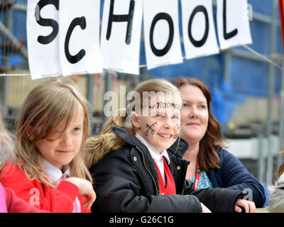 Lewes, UK. 25 May 2016. Teachers and children from Rodmell CE school ...