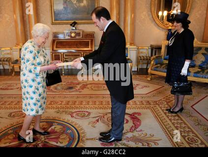 Queen Elizabeth II (left) with Borislav Banovic, the Ambassador from ...