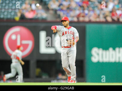 May 24, 2016: Los Angeles Angels short stop Gregorio Petit #8 leaps ...
