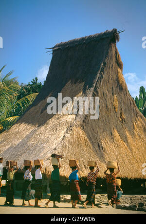 Flores Indonesia Jopu Procession Women With Baskets On Their Heads ...