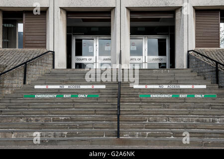 Exterior of Doncaster Magistrates' Court Stock Photo - Alamy