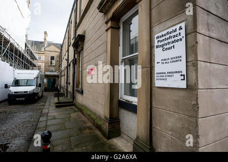 The exterior of Wakefield Magistrates' Court Stock Photo - Alamy