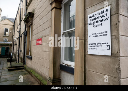 The exterior of Wakefield Magistrates' Court Stock Photo - Alamy