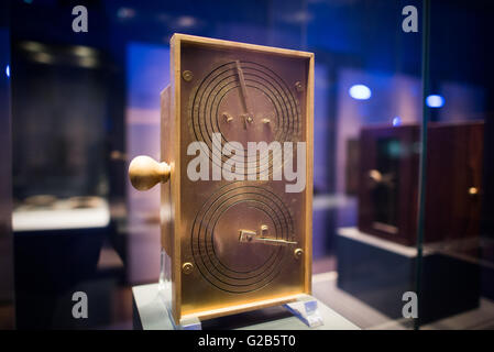 The Antikythera mechanism, world's oldest "computer" in the National ...