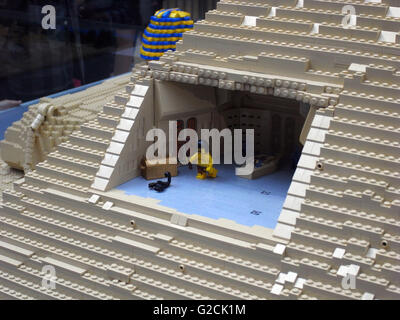 ancient Egyptian pyramid with entrance gate Stock Photo - Alamy