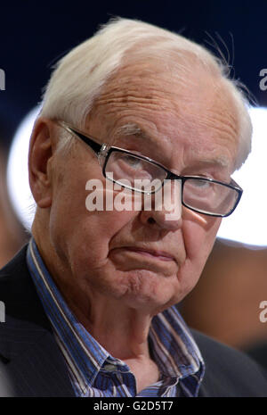 Hans MODROW , Prime Minister of the GDR , on his visit to Bonn in ...