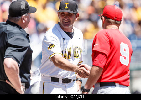 Iowa Hawkeyes head coach Rick Heller (21) during the lineup exchange ...